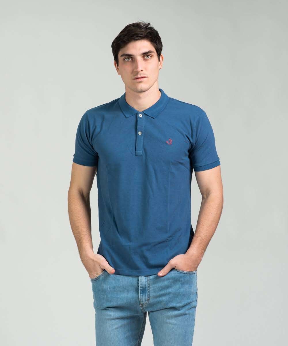 Las polos de nuestra colecciones mantienen un diseño elegante formal ...