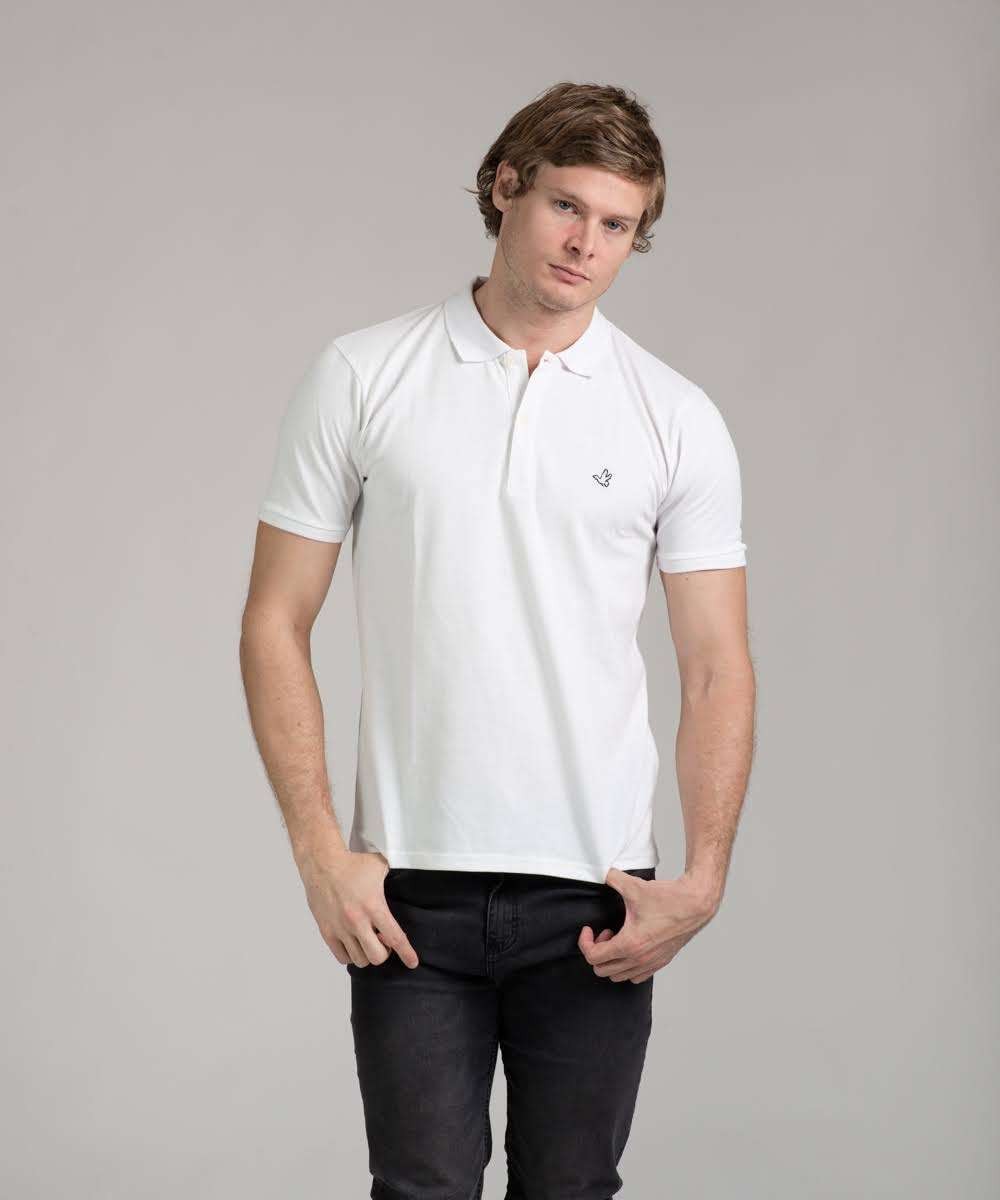 Las polos de nuestra colecciones mantienen un diseño elegante formal ...