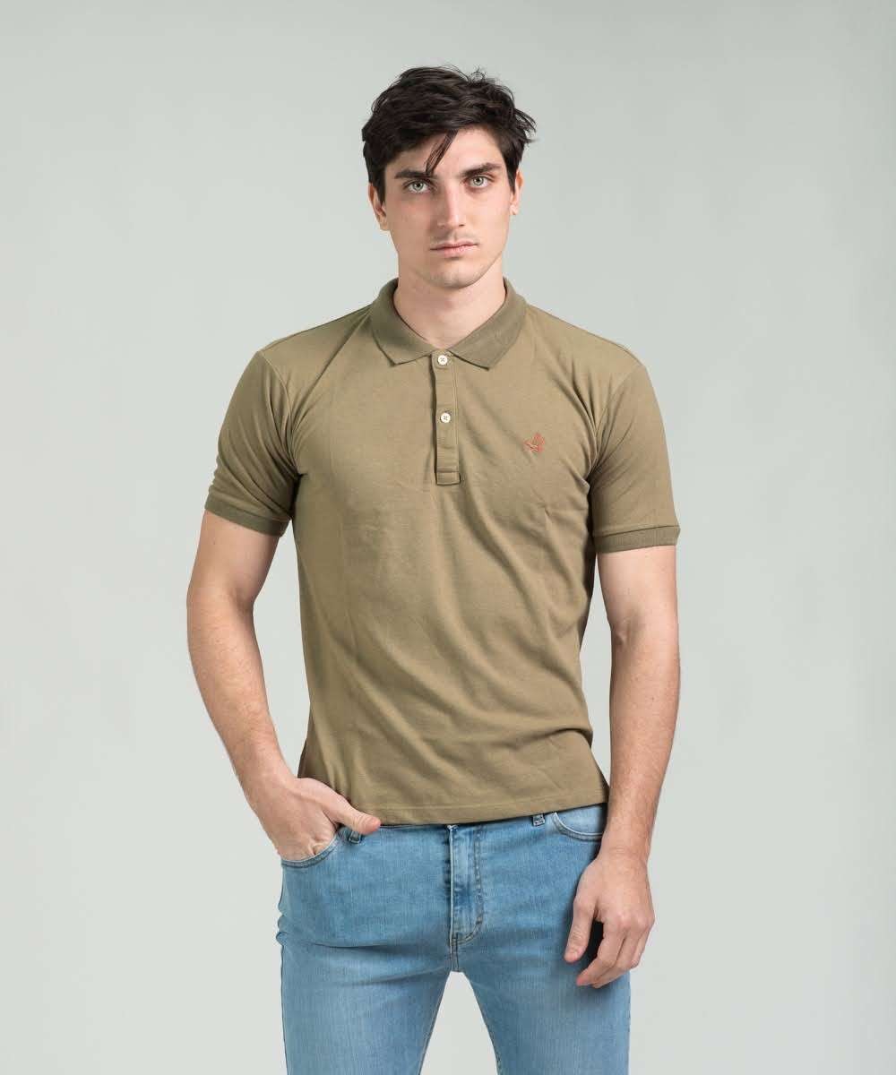 Las polos de nuestra colecciones mantienen un diseño elegante formal ...