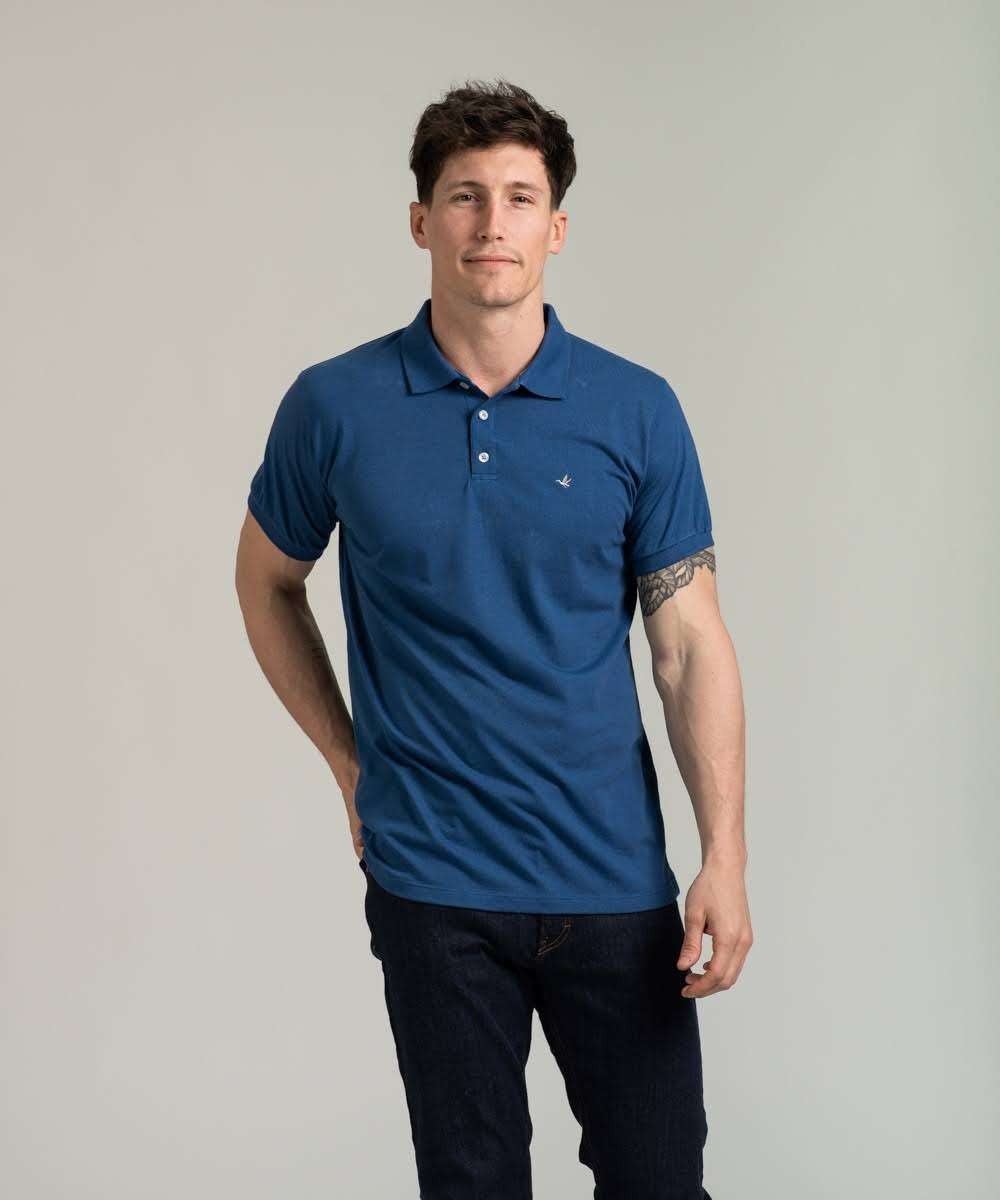 Las polos de nuestra colecciones mantienen un diseño elegante formal para combinar un look sport ...